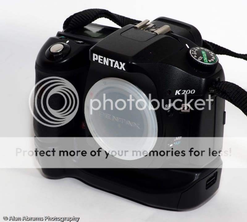 Pentax K200D Body + BG3 Grip - PentaxForums.com